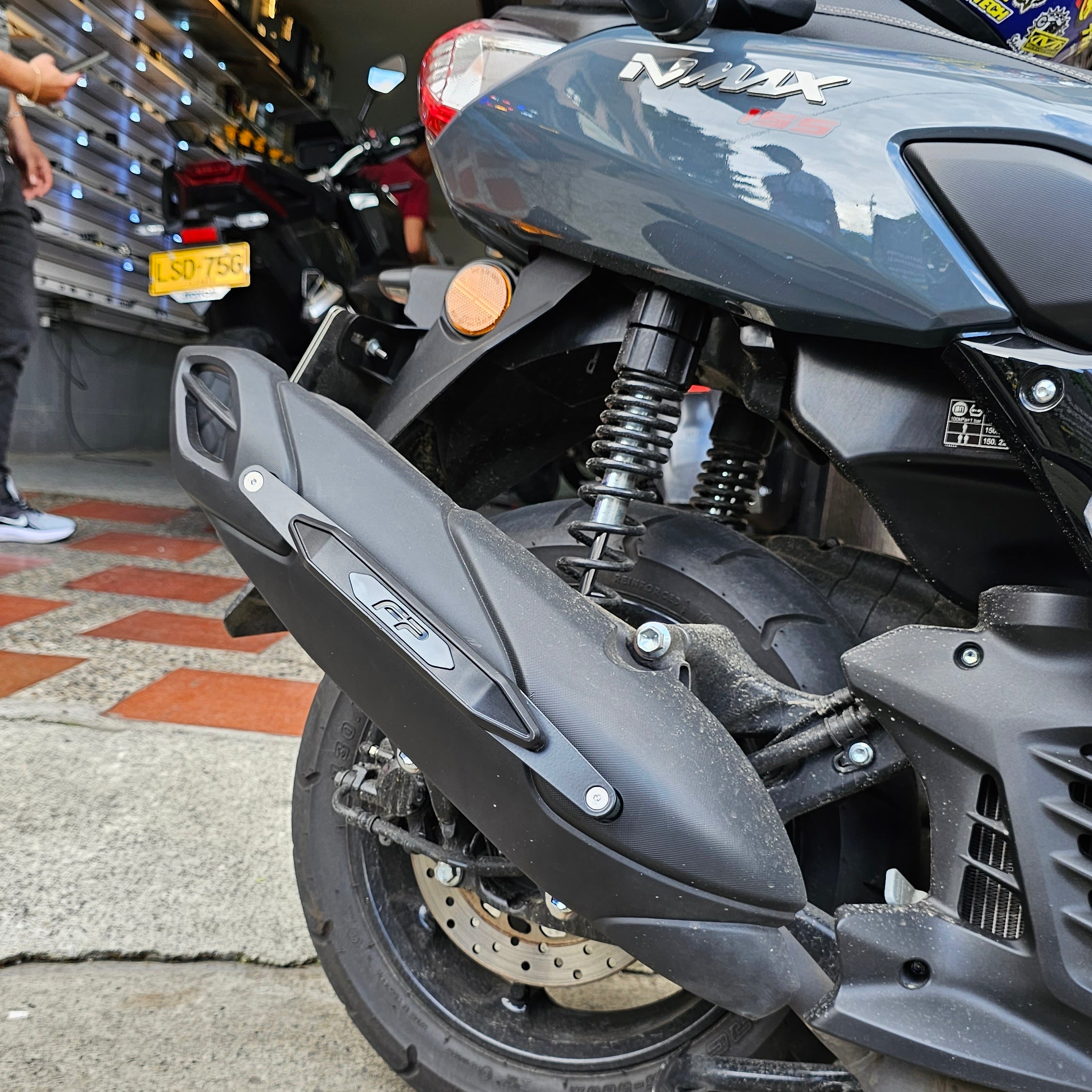 SLIDER MOFLE EXOSTO FP FLOOR BOARD YAMAHA NMAX CONNECTED - NMAX V3 - Y ...