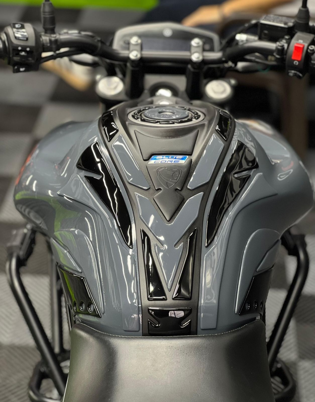 STOMPGRIPS - PROTECTORES DE TANQUE LUXUS PROTECT YAMAHA FZ 3.0 – Welc Power